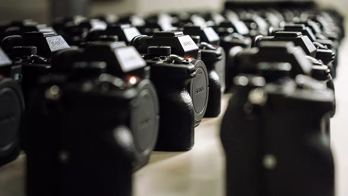 As coisas incríveis que você pode fazer com 144 câmeras sem espelho da Sony