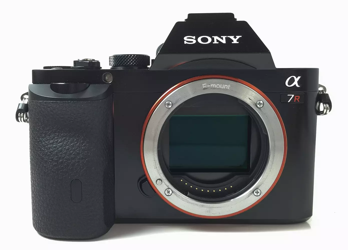 Naprawianie chwiejnej sytuacji Sony: pierwsze wrażenia z mocowania Fotodiox Tough E-Mount 144266_2