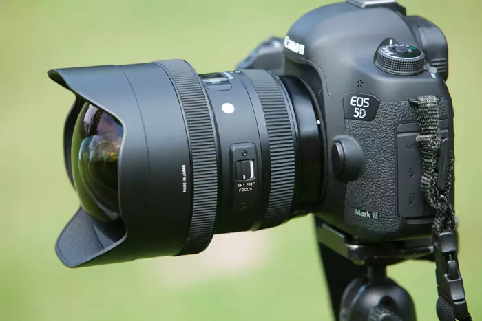 Ulasan Fstoppers tentang Lensa Zoom Ultrawide Sigma Art 12-24mm f/4 DG HSM 145973_1