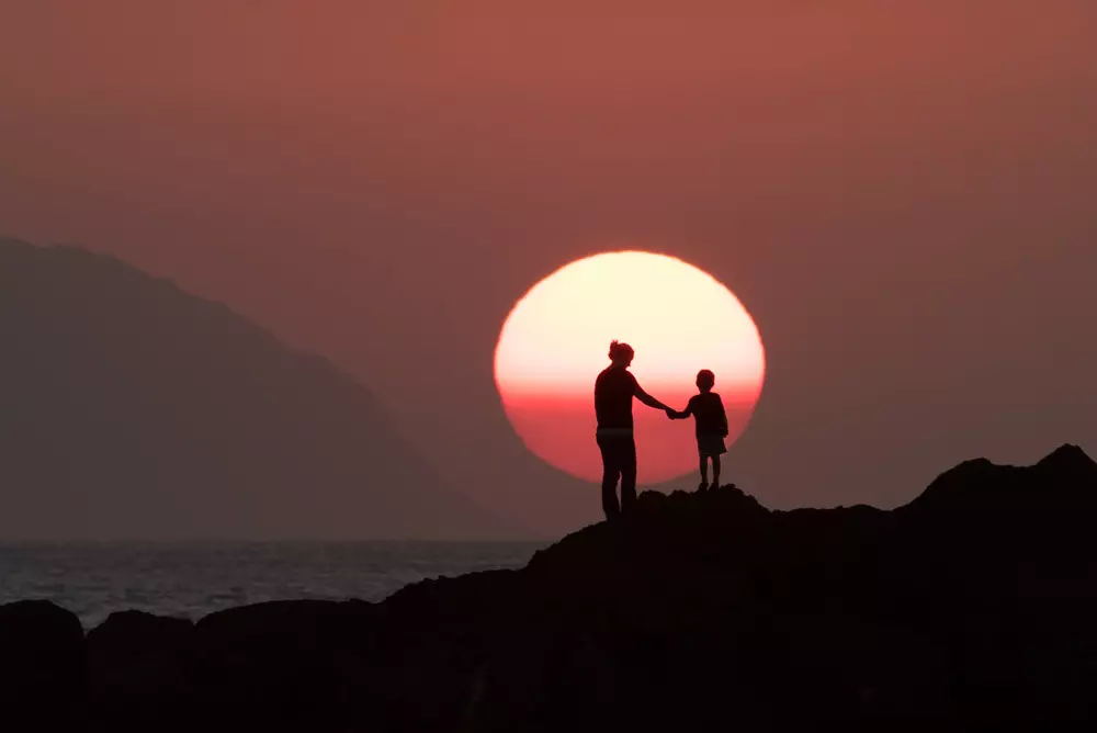 Havajski sončni zahodi Aarona Evelanda - na podlagi 'The Endless Summer' - vam bo omogočilo takojšnjo rezervacijo leta na Havaje 146451_2