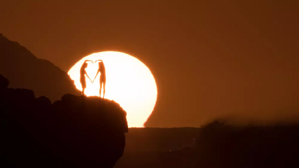 Aaron Eveland's Hawaii's Sunsets - Dựa trên 'The Endless Summer' - Bạn sẽ đặt ngay một chuyến bay đến Hawaii 146451_7