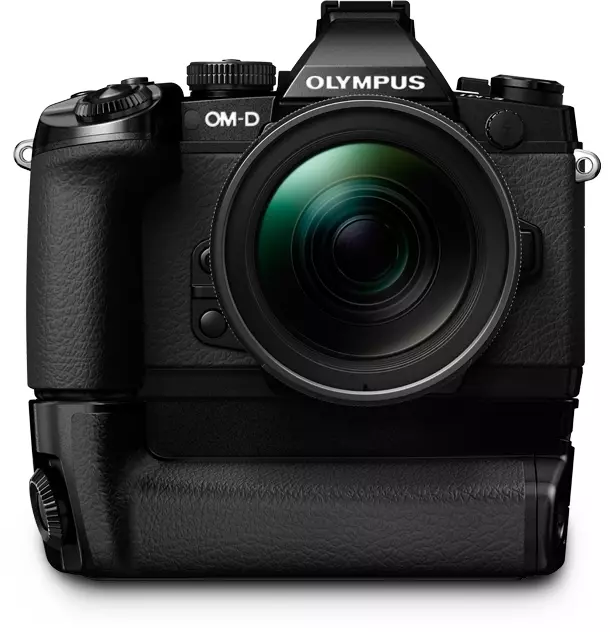 Olympus_E-M1_Fstoppers_me_adapter_battery