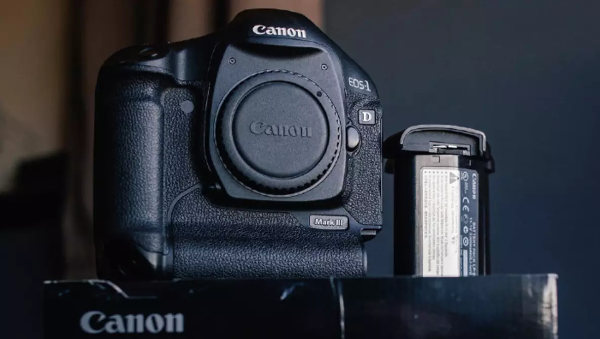 Canon USA గ్రే మార్కెట్ యుద్ధం కొనసాగుతోంది