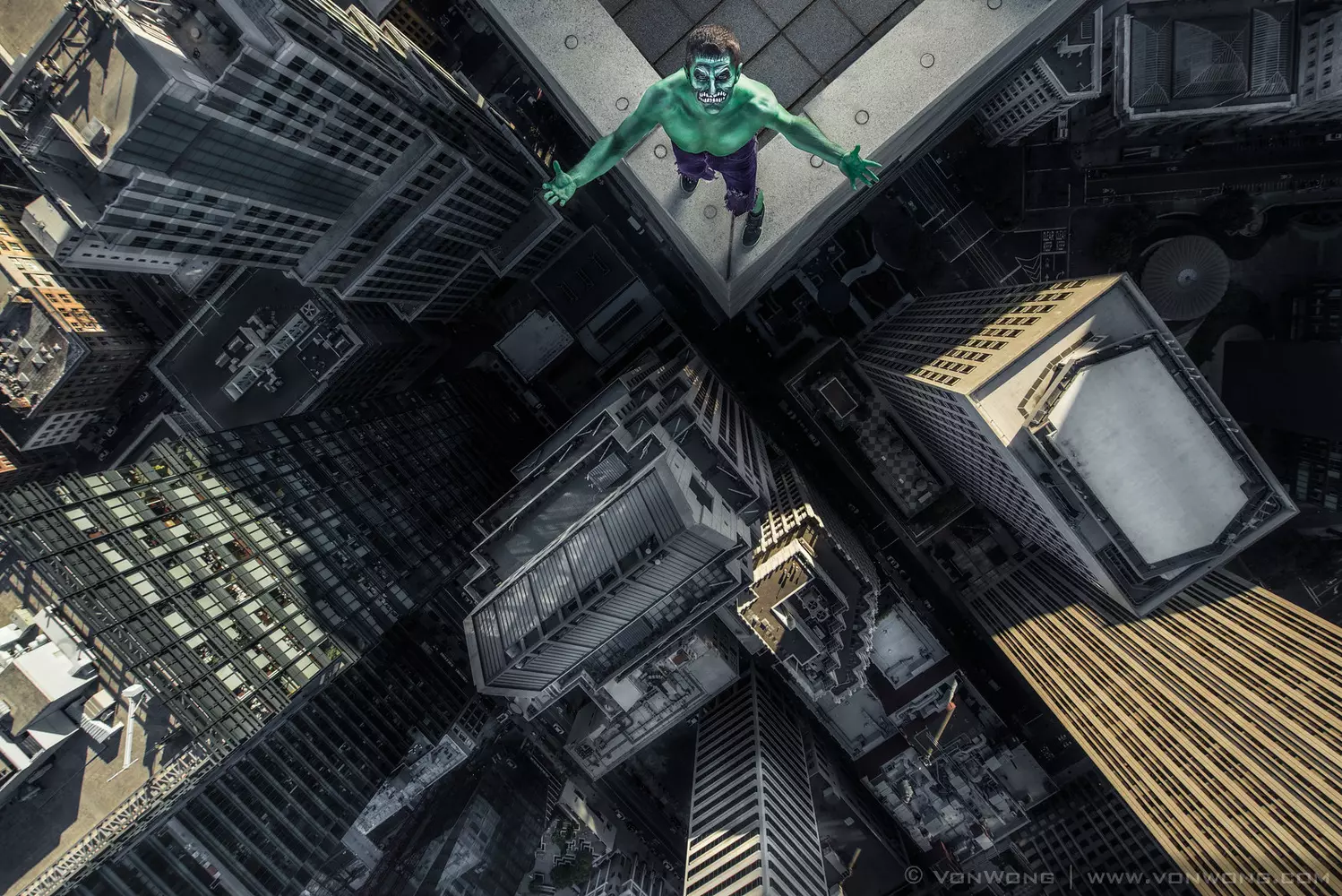 'Superheroes on Skyscapers' - Sezi foto ki lage machwa mete moun nòmal sou kwen yon bilding 40 etaj. 152741_1