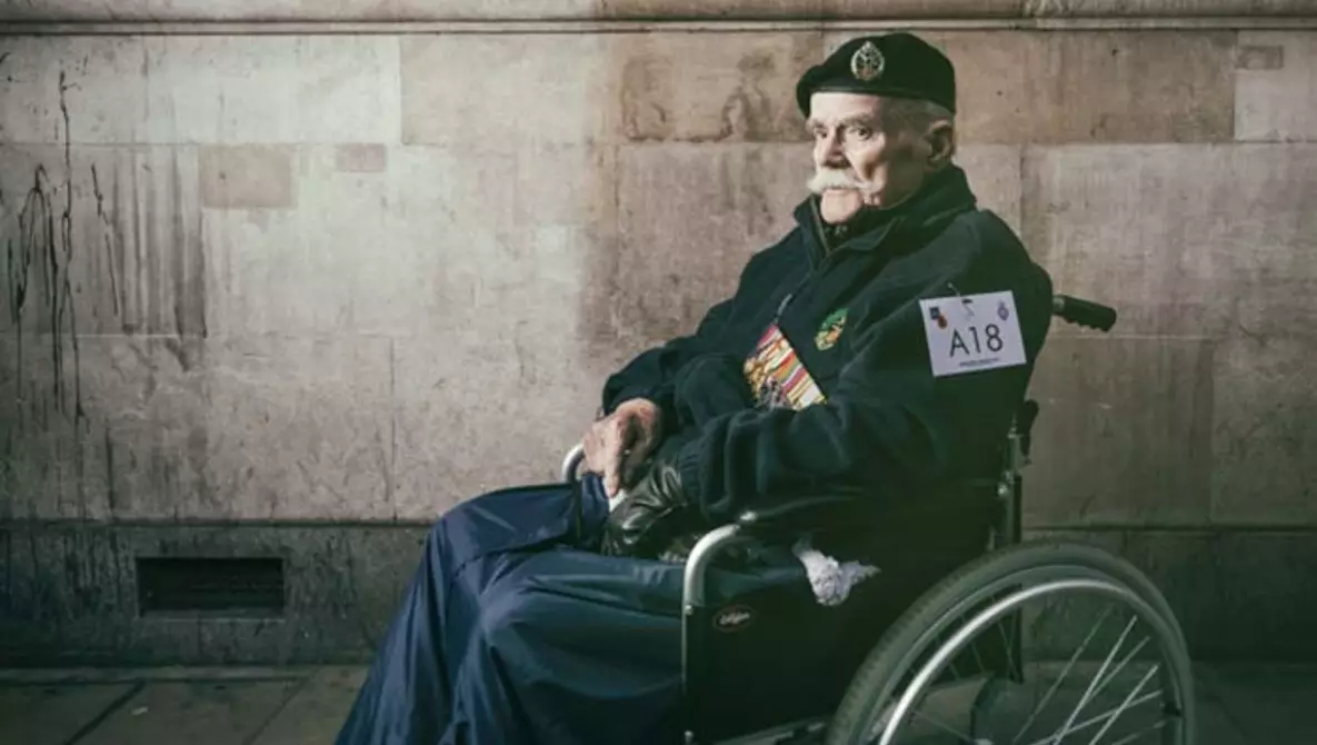 Como un fotógrafo inglés mostrou as grazas aos veteranos do seu país