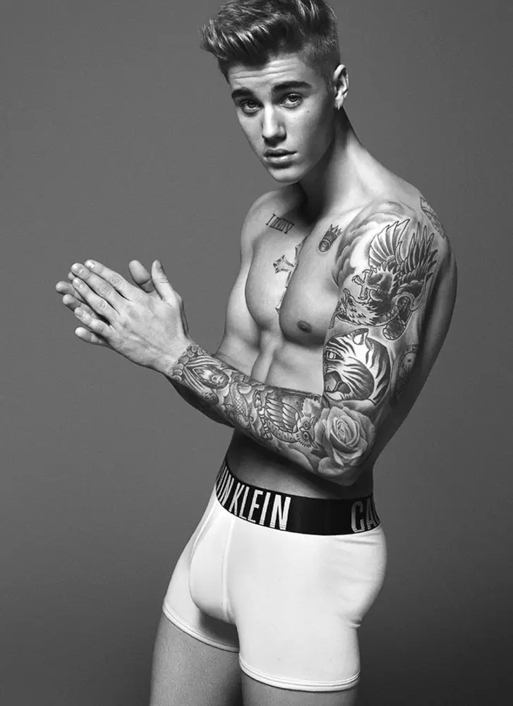 Justin Bieber, Son Calvin Klein Reklamında Büyük Photoshop Tedavisinin Sahte Olduğunu Düşündü 152943_1
