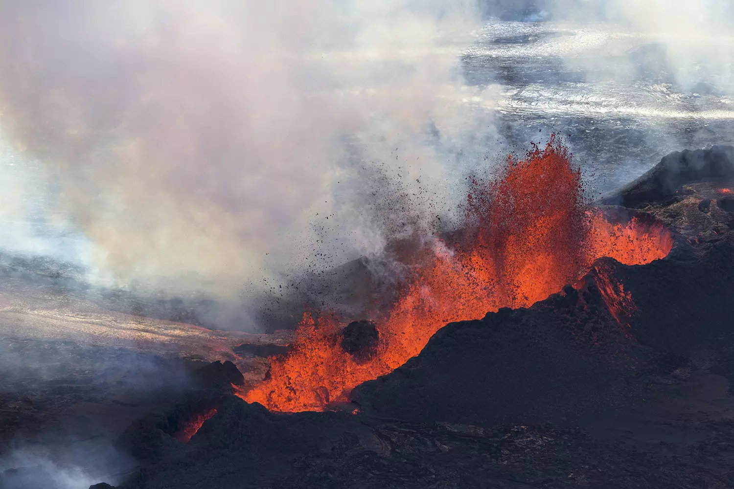 Incredible Aerial Photos Kubva kuIceland's Volcanic Eruption 153487_2