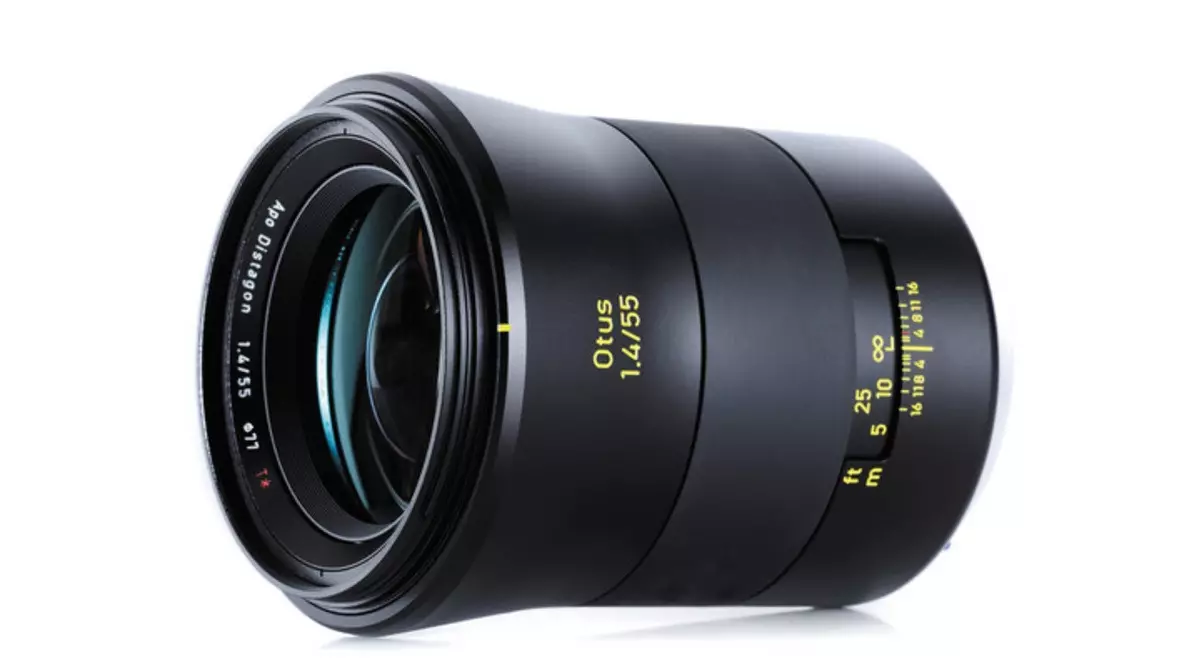 Zeiss نے 55mm f/1.4 Otus، A No-corners-Cut Lens کا اعلان کیا