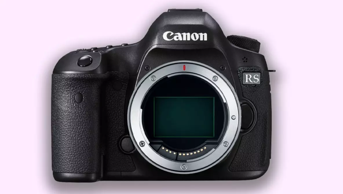 A do të jetë kamera e ardhshme me kornizë të plotë pa pasqyrë të Canon 75 megapikselë?