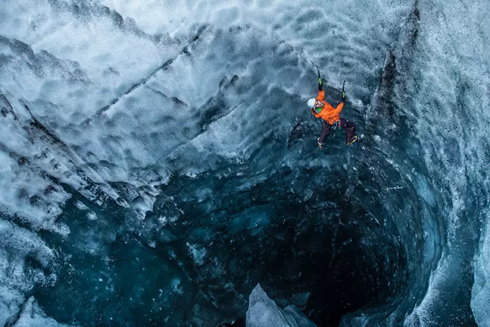 Film SmugMug sleduje dobrodružného fotografa Tima Kempleho zachycujícího ledolezce na Islandu 155848_4