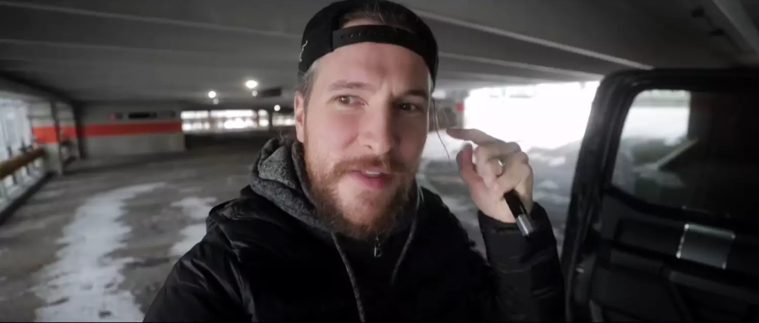 Video đầu tiên trong năm 2018 của Peter McKinnon đã tạo ra giai điệu cho sự thành công trong năm mới 157664_1