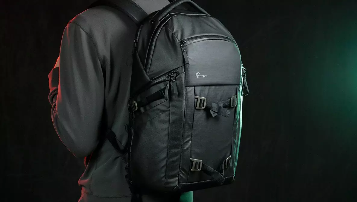 Lowepro FreeLine BP 350 AW קאַמעראַ באַקפּאַק איבערבליק