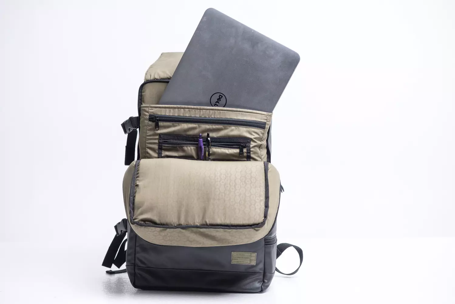 Fstoppers مراجعات حقائب كاميرا HEX DSLR Sling و DSLR Backpack 178123_3