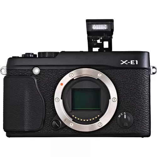 Fujifilm X-E1 թվային ֆոտոխցիկը հարվածում է խանութի դարակներին 179249_2