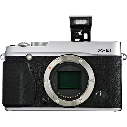 Fujifilm X-E1 թվային ֆոտոխցիկը հարվածում է խանութի դարակներին 179249_6
