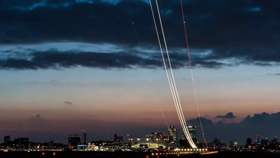 Agħti l-Wings Your Light Trails