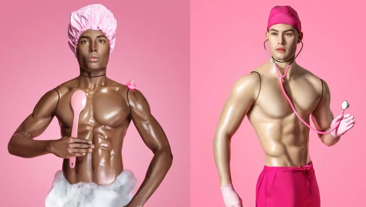 Ο φωτογράφος κυκλοφόρησε τη σειρά φωτογραφιών «Ken Doll» που απεικονίζει τη σύγχρονη ζωή για ομοφυλόφιλους άνδρες