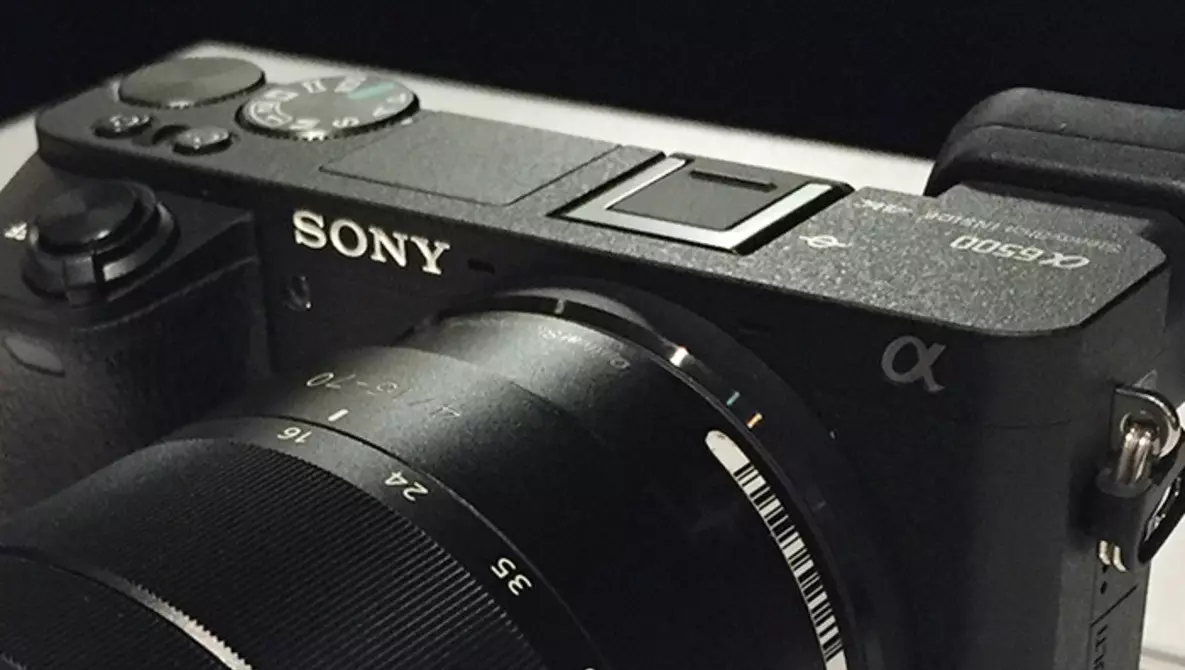 Sony paziņo par bezspoguļa kameru a6500 ar skārienekrānu un 5 asu attēla stabilizāciju
