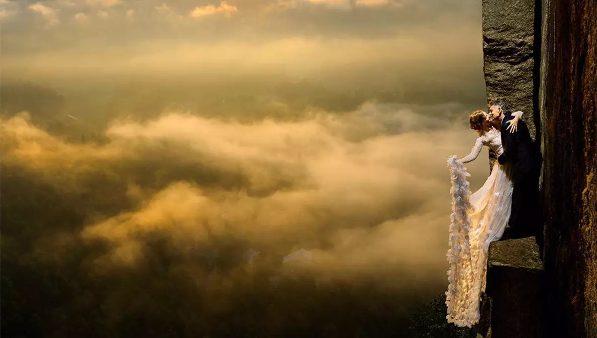 Philbrick Photography's Literal Cliff-Irọdi Awọn fọto Igbeyawo