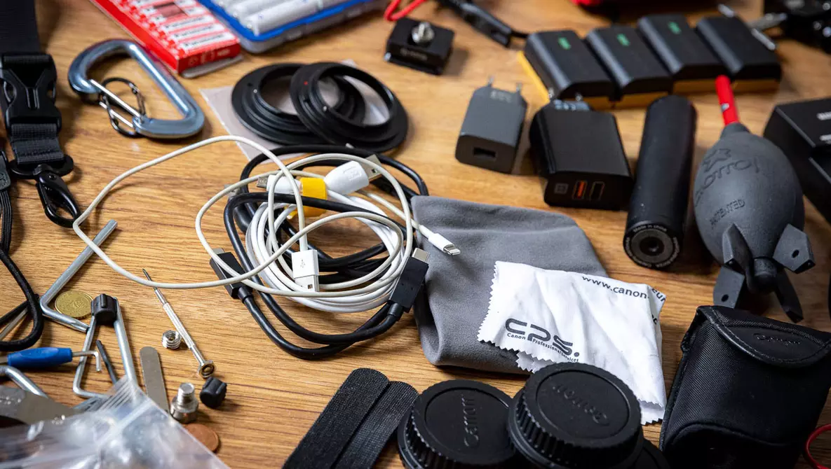 Αξεσουάρ στην τσάντα της φωτογραφικής μηχανής σας που δεν χρειάζεστε