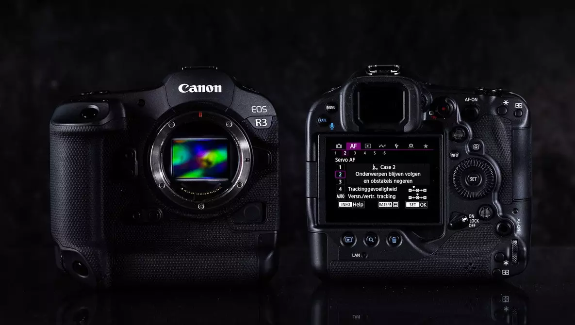 Мы разглядаем магутную бяззеркальную камеру Canon EOS R3