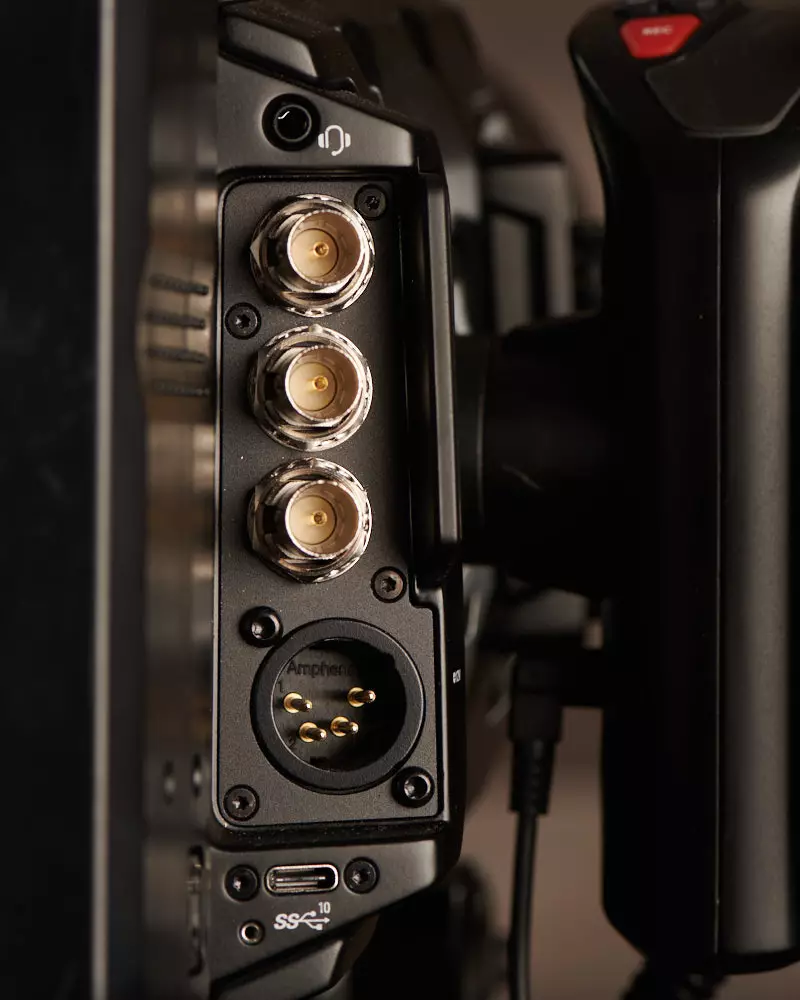 Blackmagic Design URSA Mini Pro 12K: Ki jan sa ye pou tire yon komèsyal ak yon kamera 12K? 24153_3