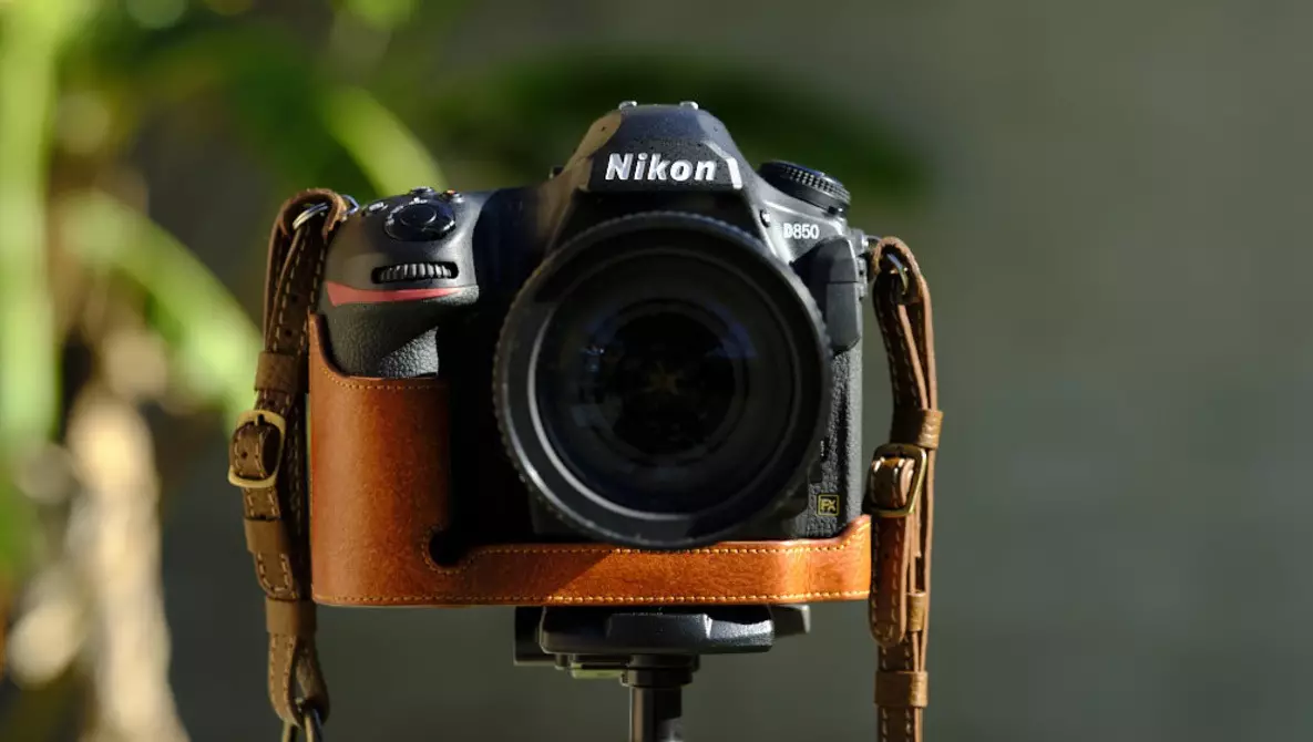 D780 و چرا نیکون برای ادامه ساخت دوربین های DSLR جدید هوشمند است