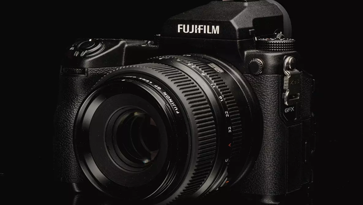 Fstoppers analiza a cámara de formato medio Fujifilm GFX