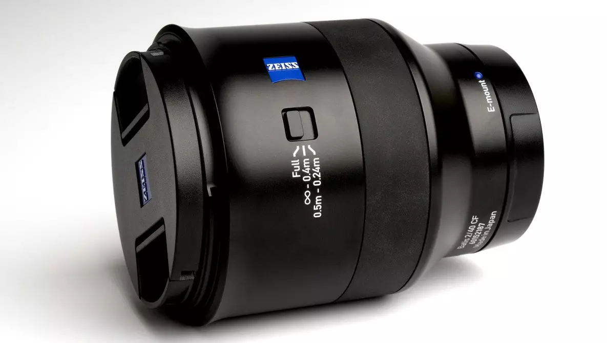 I-Fstoppers iphonononga i-Zeiss Batis 40mm f/2 CF Lens