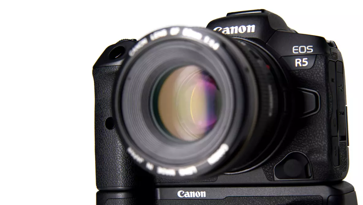 Pênc sedemên ku Canon EOS R5 Hîn di sala 2022-an de King e