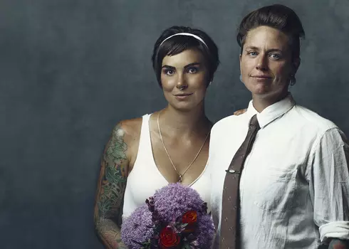 “Mīlestība uzvar”: izcils fotoprojekts, kas no jauna definē veidu, kā mēs redzam LGBTQ laulības 252730_10