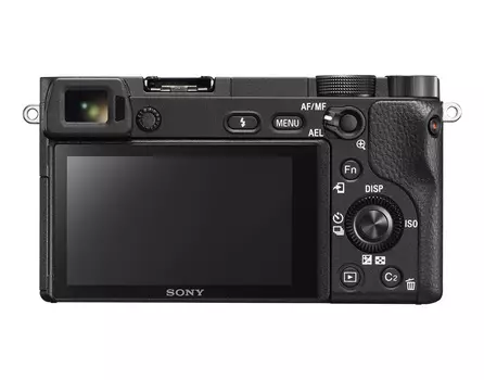 Fstoppers Inakagua Sony a6300, Kamera Ndogo ya $999 inayoamuru Heshima Kubwa. 25383_2