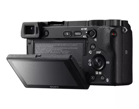 Fstoppers Inakagua Sony a6300, Kamera Ndogo ya $999 inayoamuru Heshima Kubwa. 25383_4