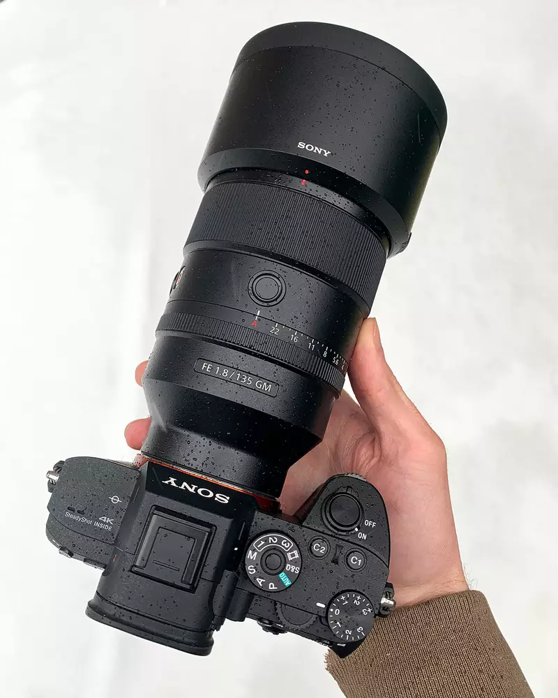 Anunciado o obxectivo Sony 135 mm f/1.8 GM: impresións prácticas e descarga de fotos en bruto 25412_1