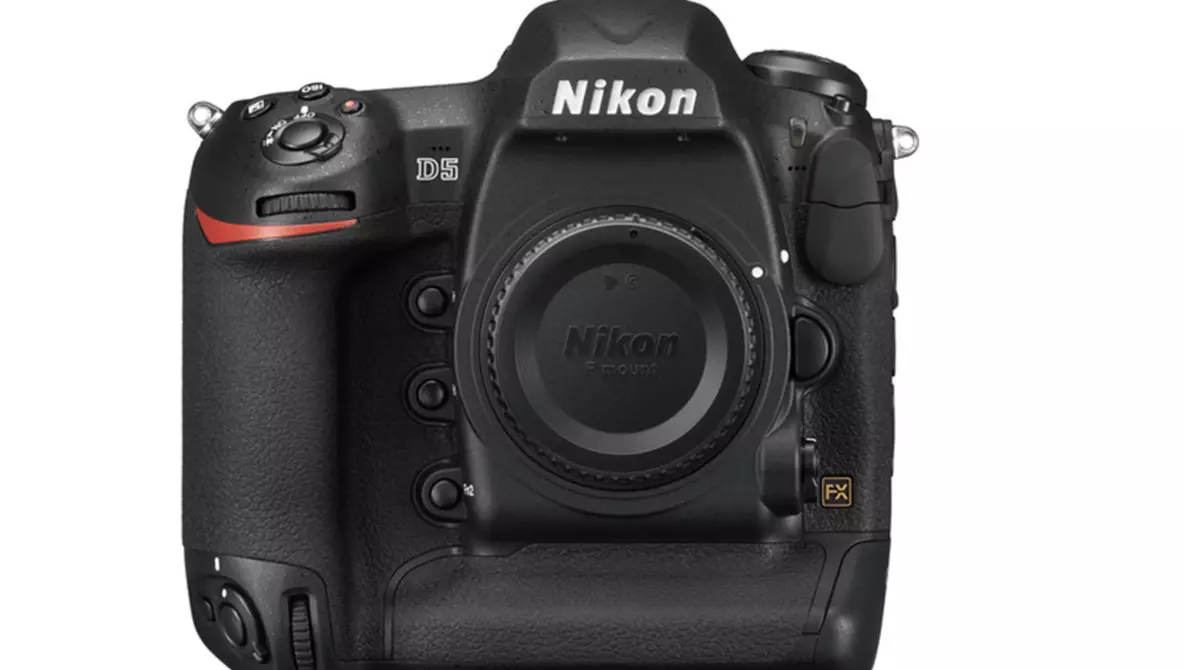 Pirms Nikon D6 izlaiduma B&H ir atlaidis 1000 USD no D5