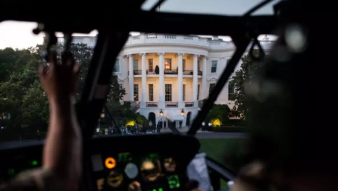 The Lens With White House ඡායාරූප ශිල්පී පීට් සූසා හරහා