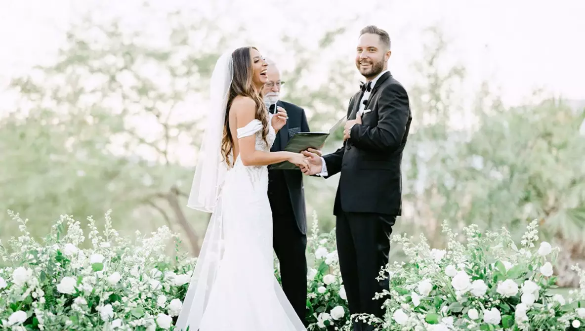 Co znajduje się w torbie profesjonalnego fotografa ślubnego?