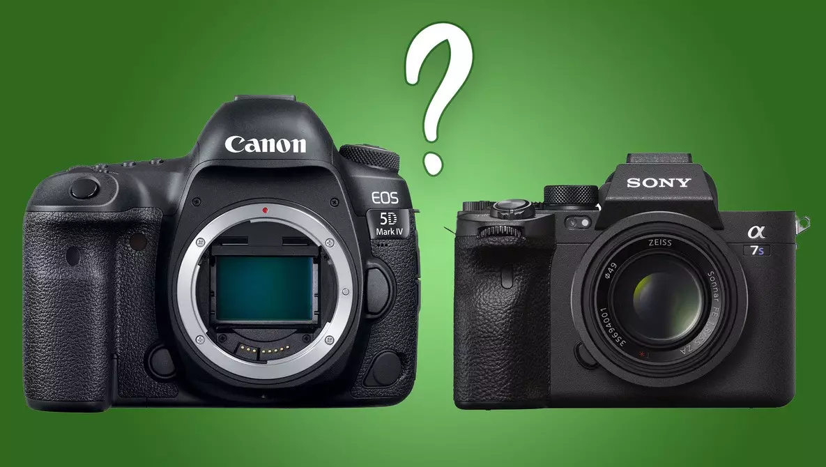 Bạn nên chọn cái nào: DSLR hay Mirrorless?