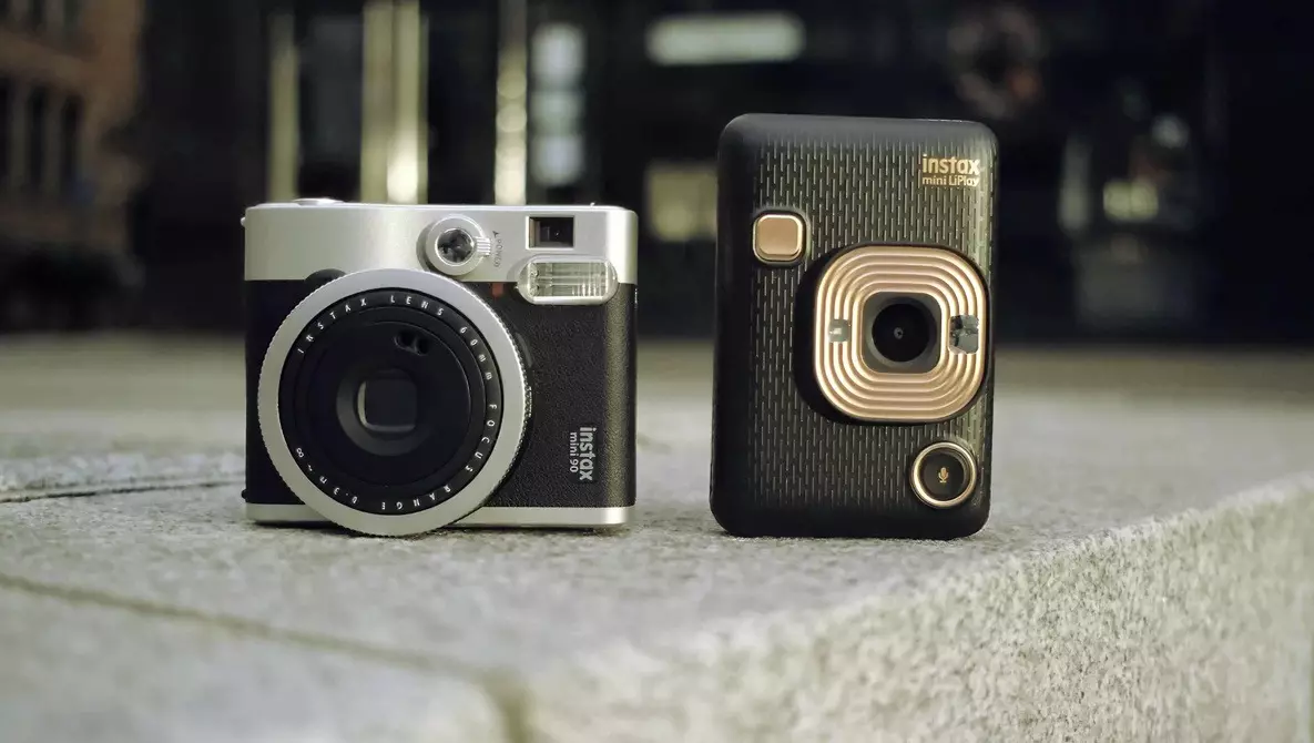 Fujifilm Instax Mini LiPlay versus Fujifilm Instax Mini 90: zein da istanteko mini kamera onena?