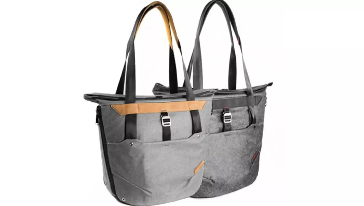 Fstoppers סוקר את ה-Peak Design Everyday Tote