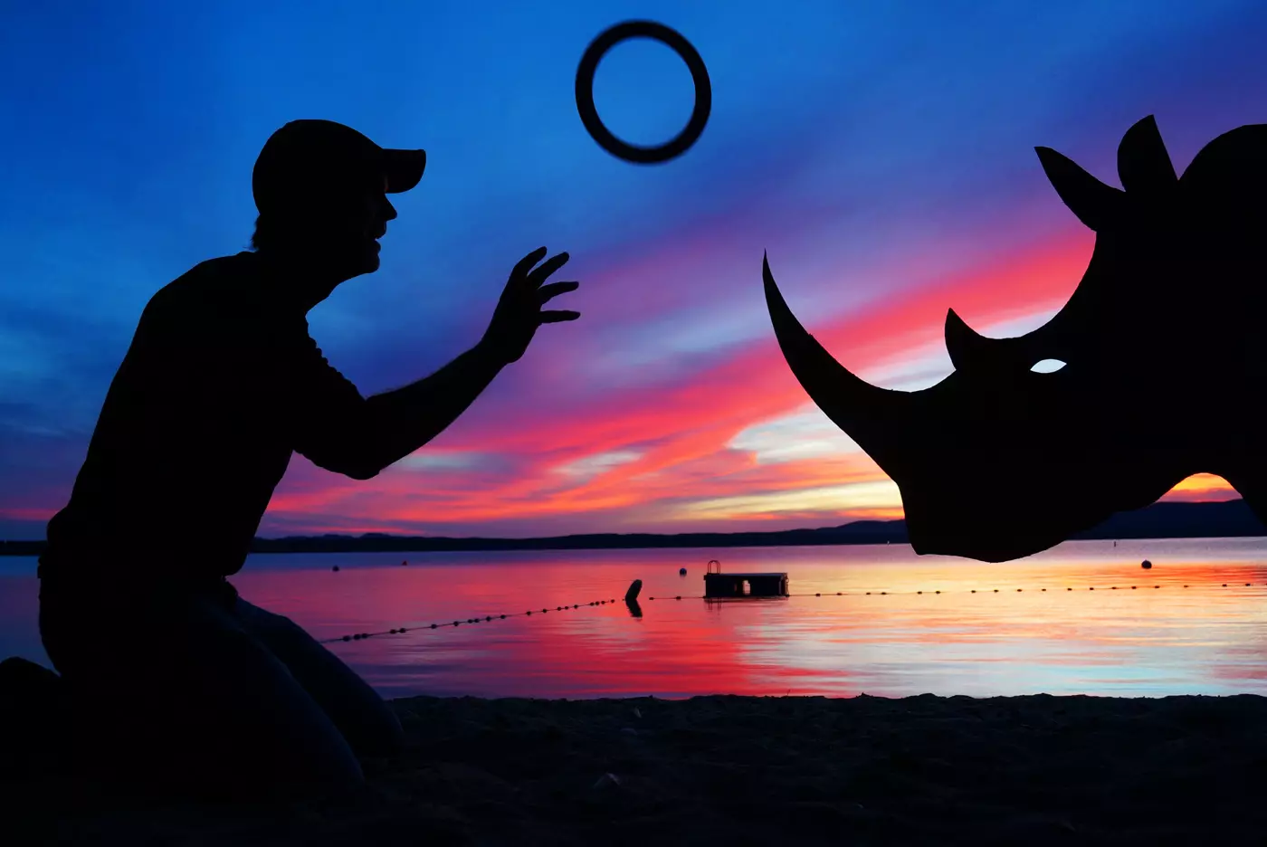 Selfies créatifs au coucher du soleil fabriqués à partir de silhouettes en carton 318715_9