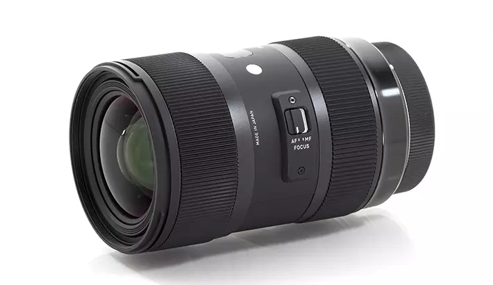 Fstoppers Reviews Sigma 18-35mm f 1_8 art lens xyuas