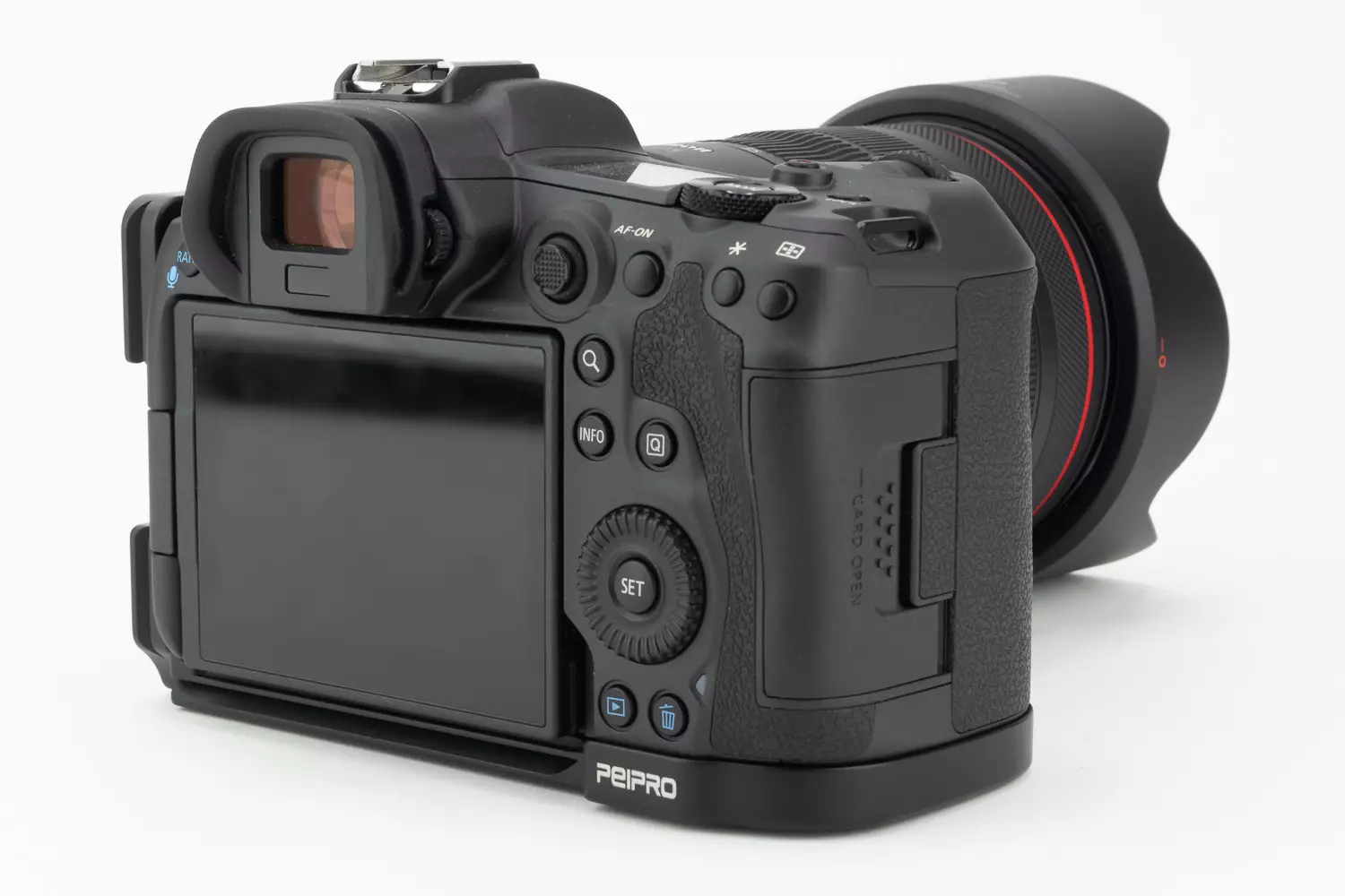 Fstoppers მიმოიხილავს Peipro სრულმეტრაჟიან L-სამაგრს Canon EOS R5 და R6-ისთვის 32875_4