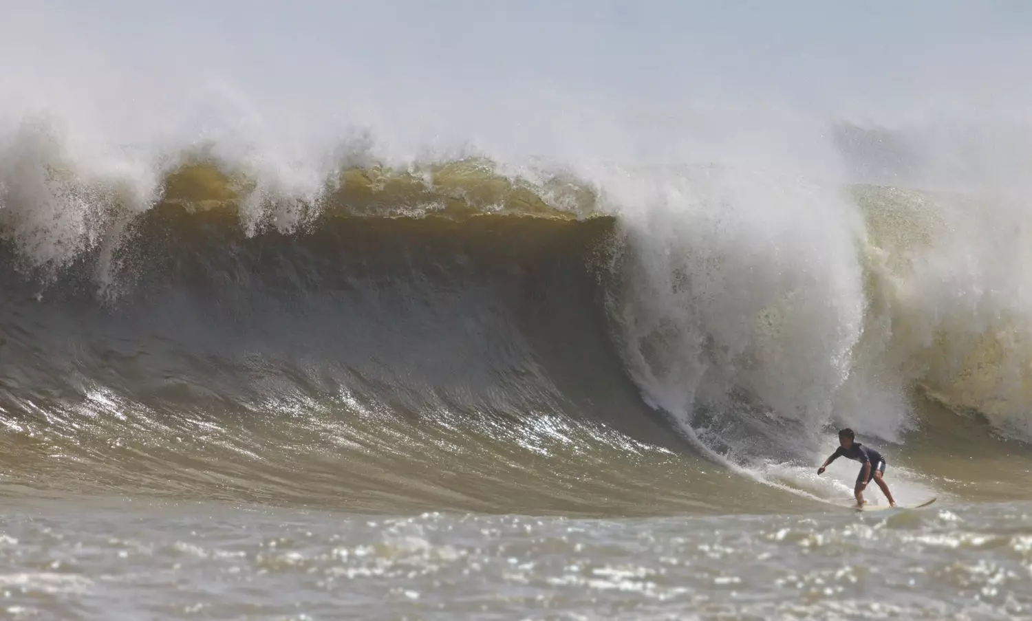 Canon EOS R5 ve RF 100-500mm Lens ile Japonya'nın En Büyük Tayfunu'nda Daredevil Surfers'ı Çekmek 3291_5