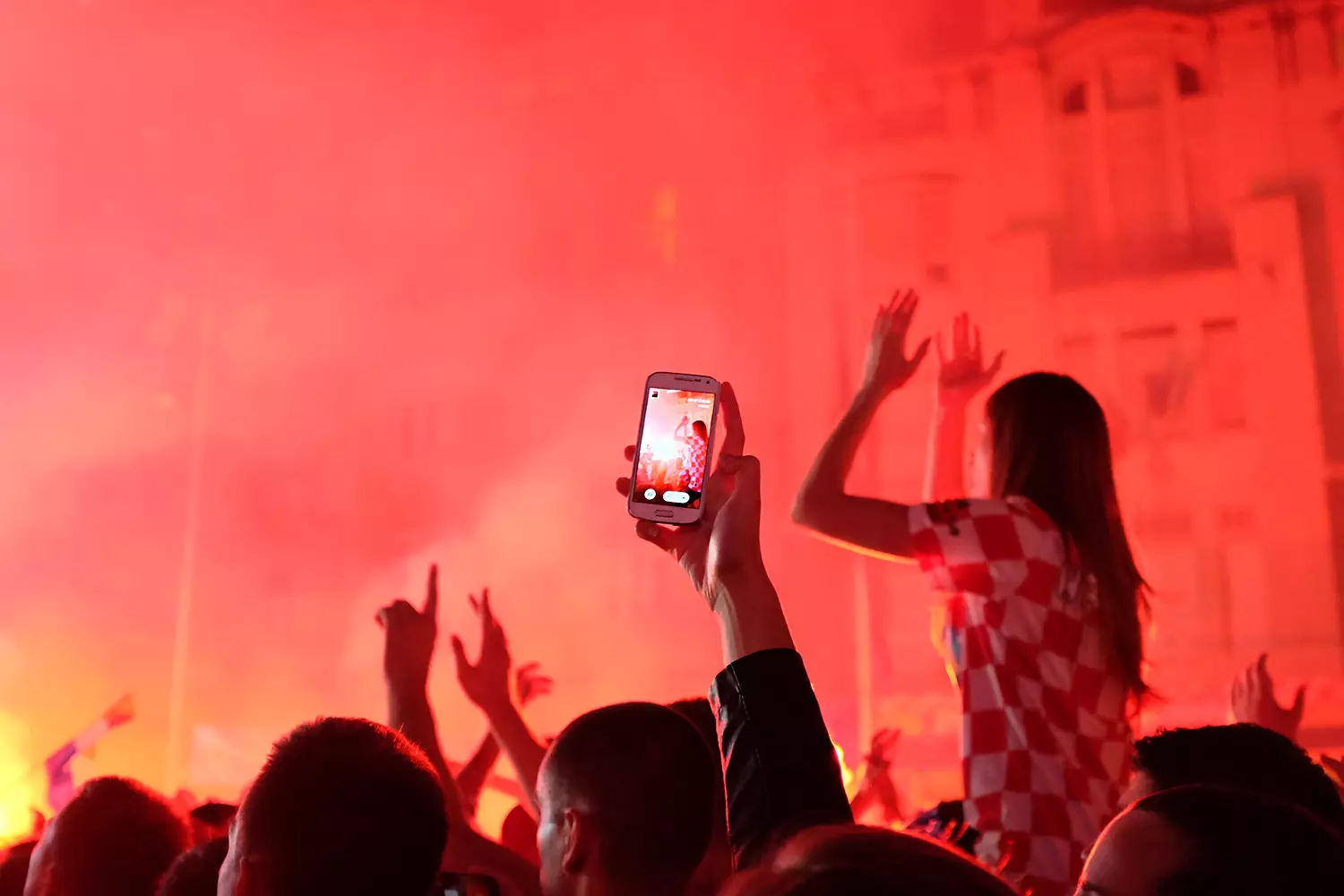 Vai profesionāla fotogrāfa karjera kļūst grūtāka? Aizpildiet šo pētījumu aptauju un palīdziet izprast šo jautājumu 329577_1