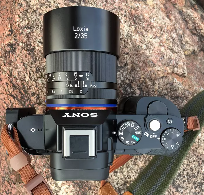 Fstoppers го разгледува прекрасно изработениот објектив Zeiss Loxia 35mm f/2 334542_2