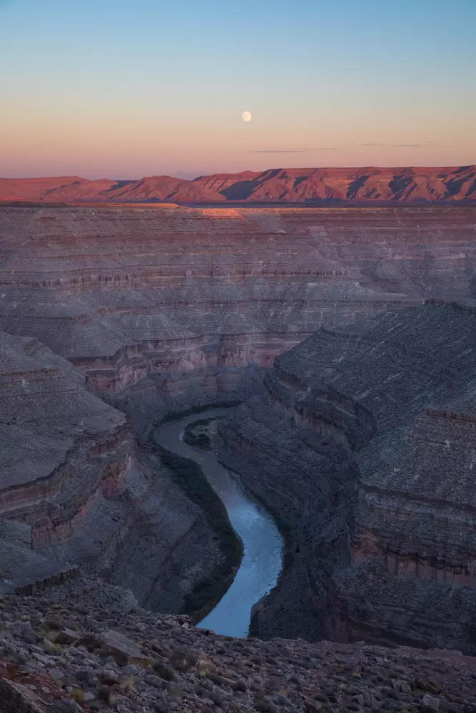 Otu Onye Okike siri na mmalite Silicon Valley gaa na Chris Burkard na-ede akwụkwọ 335348_1