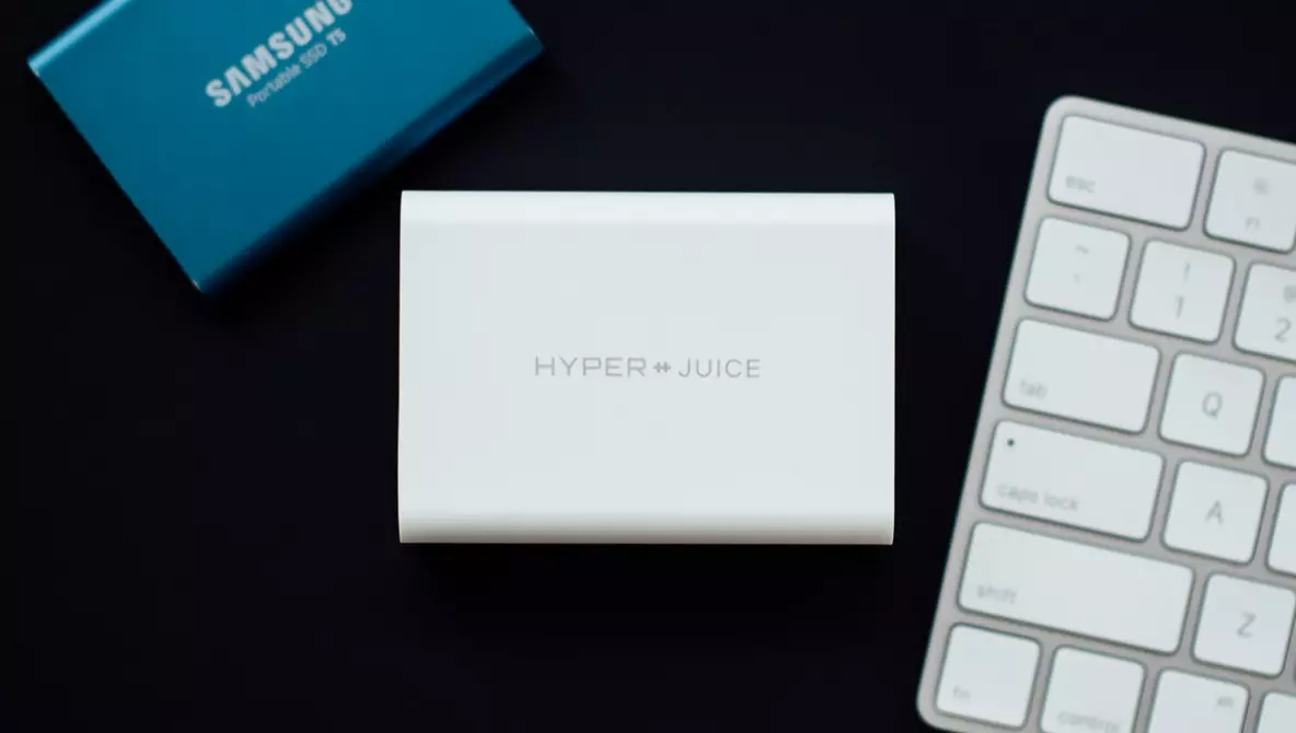 هل تحتاج إلى شاحن ثانٍ للكمبيوتر المحمول؟ HyperJuice هو شاحن USB فائق القوة الذي تحتاجه