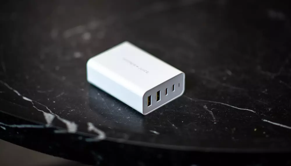 هل تحتاج إلى شاحن ثانٍ للكمبيوتر المحمول؟ HyperJuice هو شاحن USB فائق القوة الذي تحتاجه 33783_1