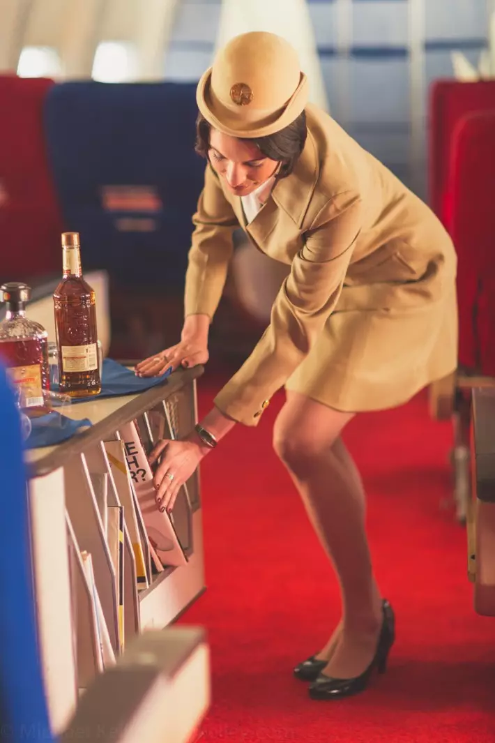 pan-am-stewardess-3